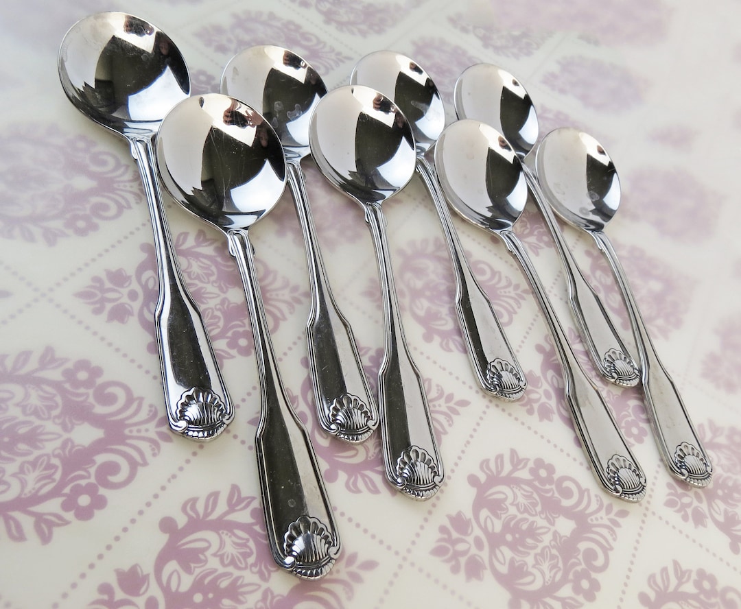 Set of 8 " Classic Shell " Pattern Heavyweight Stainless Steel Flatware ...