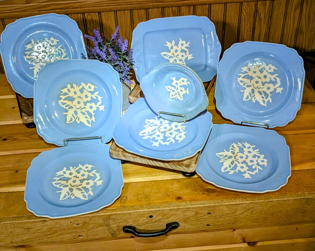 Cameo Ware Dainty Flower in Blue Set of 6 Square Plates 1 Tray and 1 ...