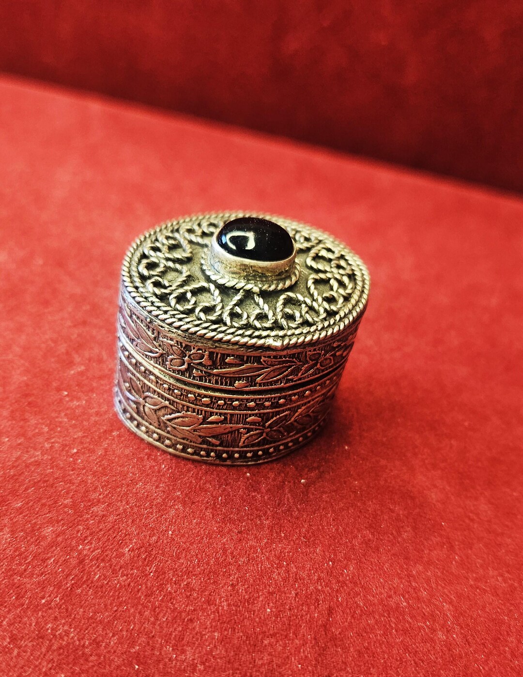 Most Powerful Angel Seraphim Inside a Metaphysical Box Manifestation ...