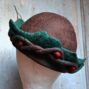 Felt Crown Cloche Hat in the Shape of a Wreath, Woodland Crown Hat ...