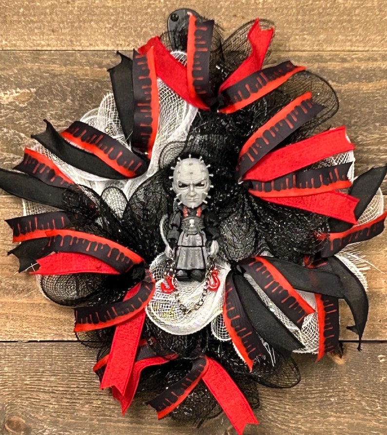 Pinhead Horror Wreath: Hellraiser Fan Art, Goth Home Decor - Etsy