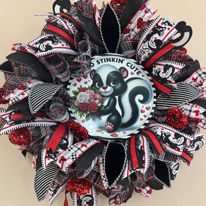 So Stinkin Cute Valentines Day Skunk Wreath/handmade/heart/gift/holiday ...