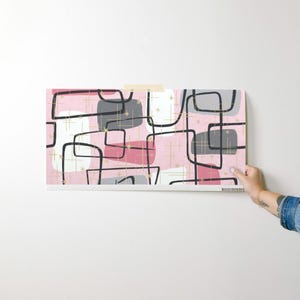 Mid-century Wallpaper - Atomic Mcm Grid in Pink Parlor by Raqilu ...
