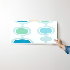 Retro MCM Wallpaper - Palm Springs Bubbles by Luciafontes - Blue White ...