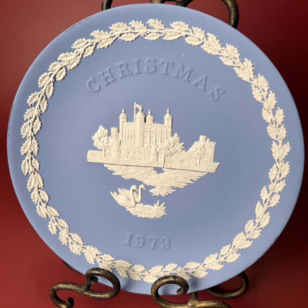 Wedgwood Classic Vintage Jasperware 1973 Christmas Tower of London Swan Collectible Blue Plate ...