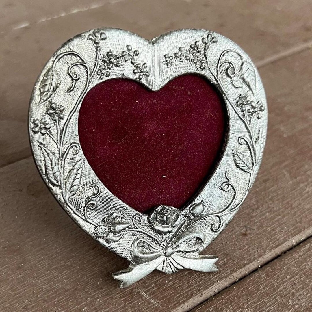 Mini Silver Heart Frame 3”x3” Red Velvet Easel Backing | Sweet Romantic Details - Etsy