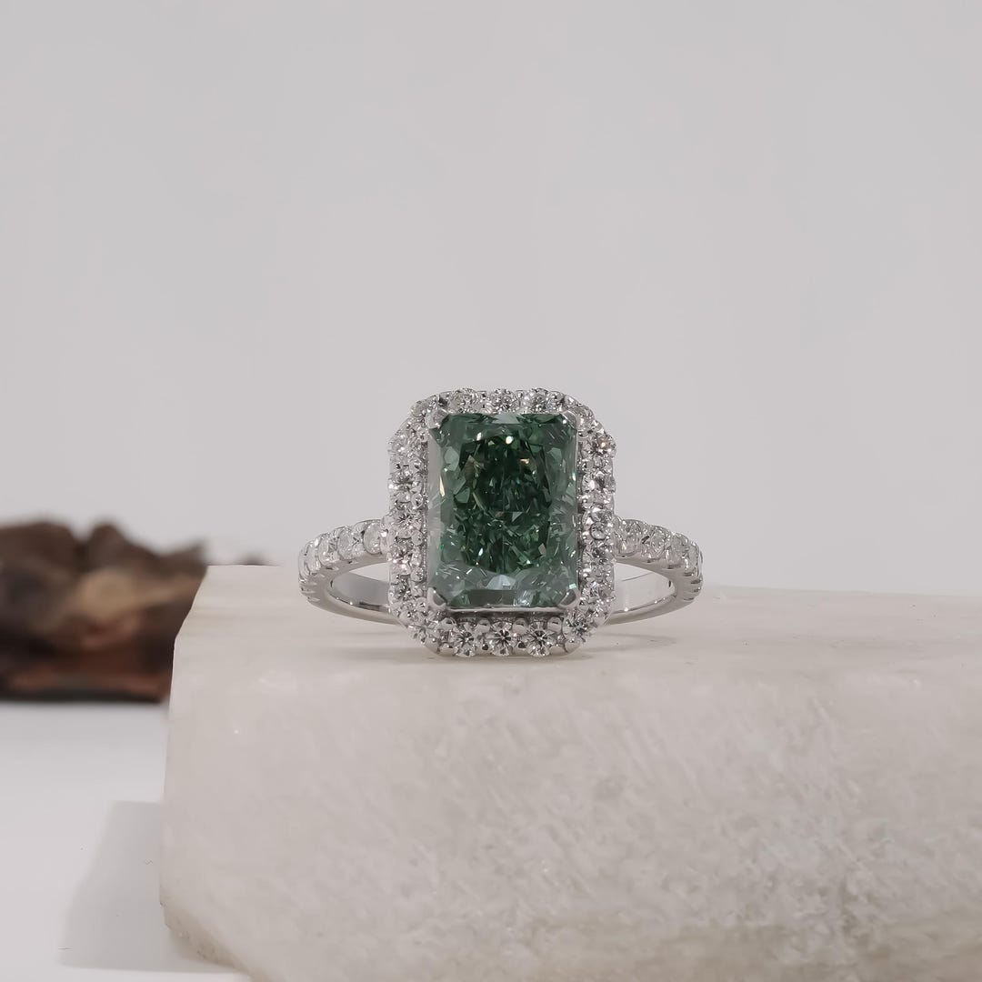 5.00 CT Fancy Vivid Green Radiant Cut Lab Grown Diamond Engagement Ring ...