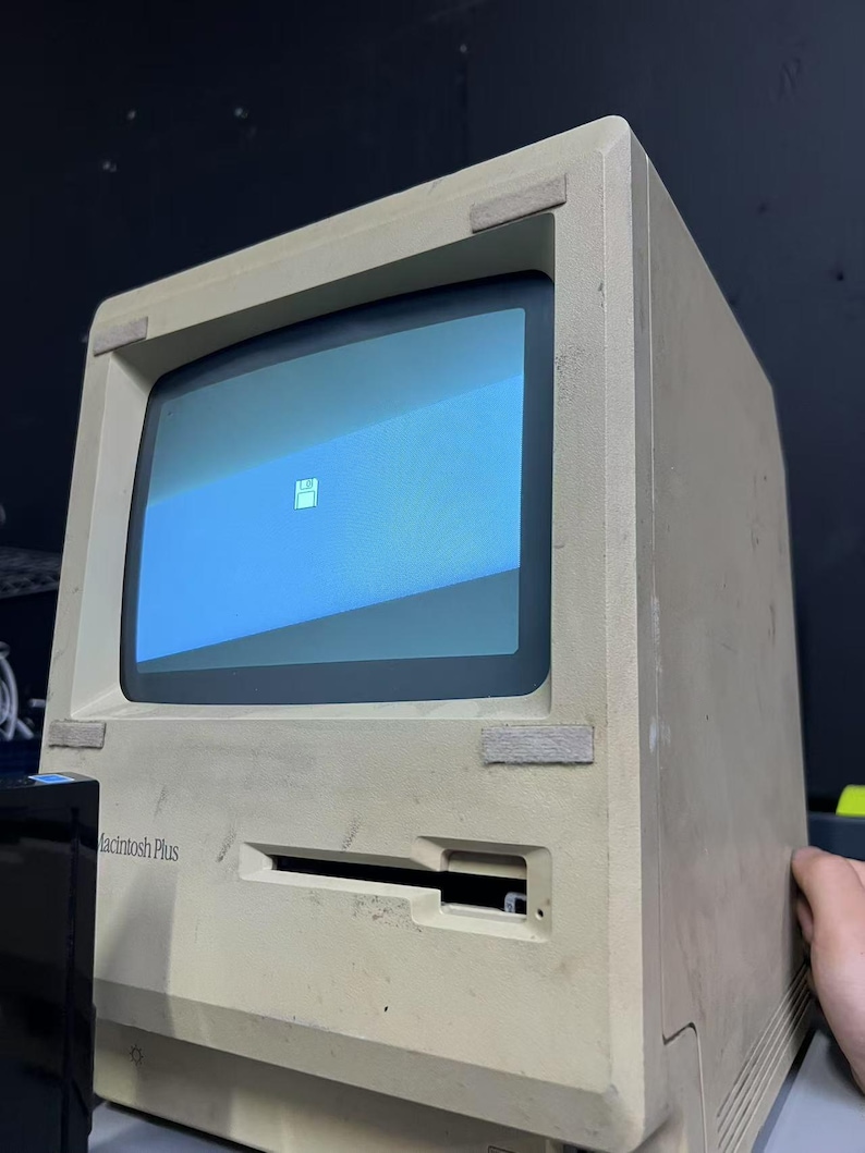 Vintage Apple Macintosh Plus 1MB RAM – 1986 Classic Retro Computer ...