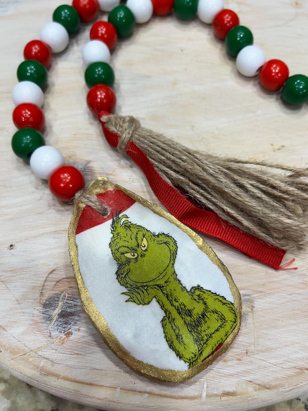 The Grinch Natural Oyster Shell Blessing Beads Garland With Tassel ...