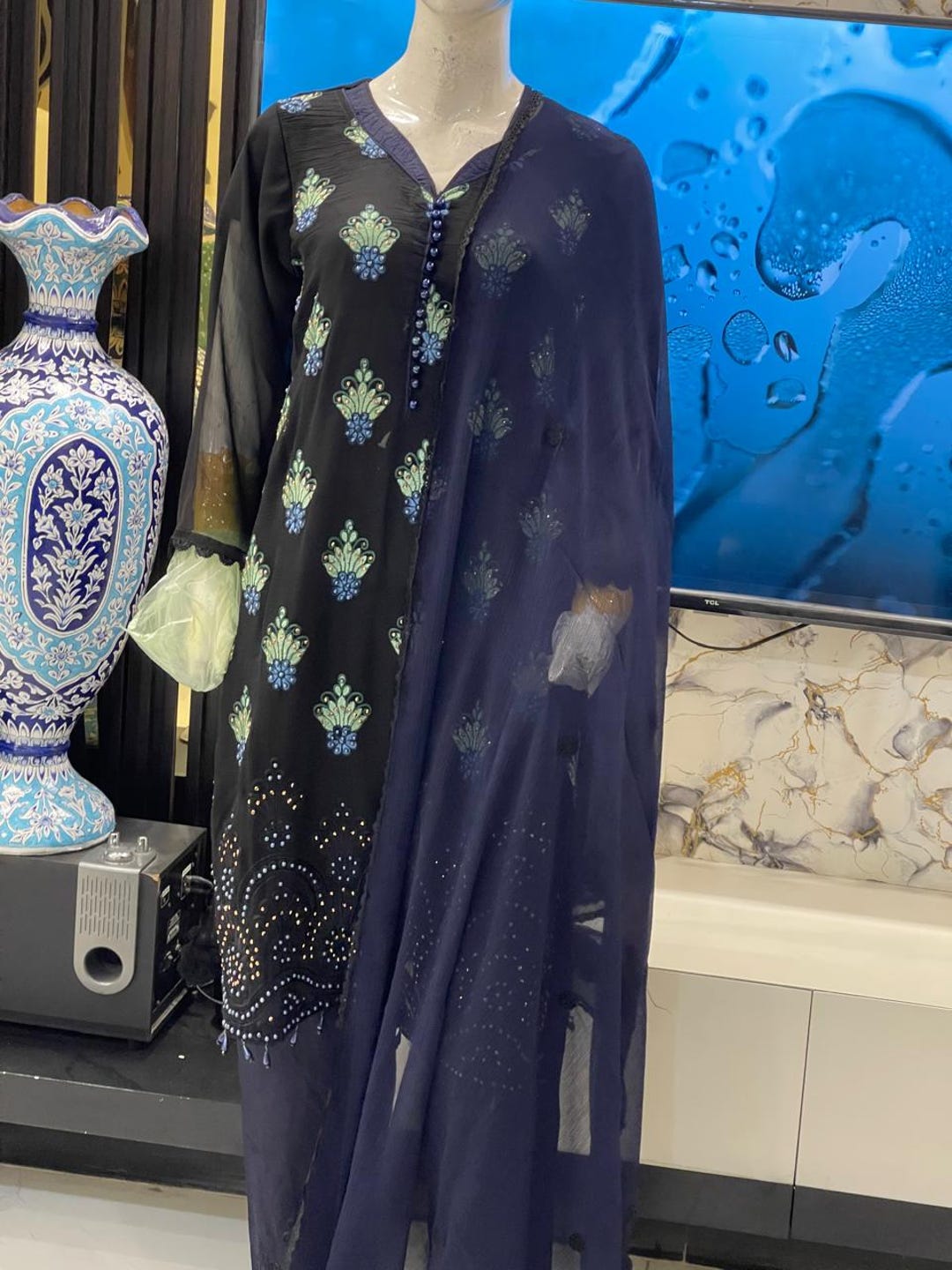 Pakistani Designer Shafoon Embroidered Dress Decorate With Bueatiful ...