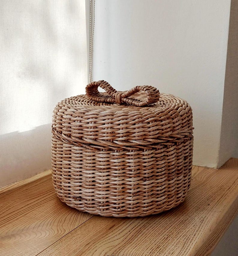 Wicker Storage Box. Woven Trinket Box. Round Storage Basket With Lid ...