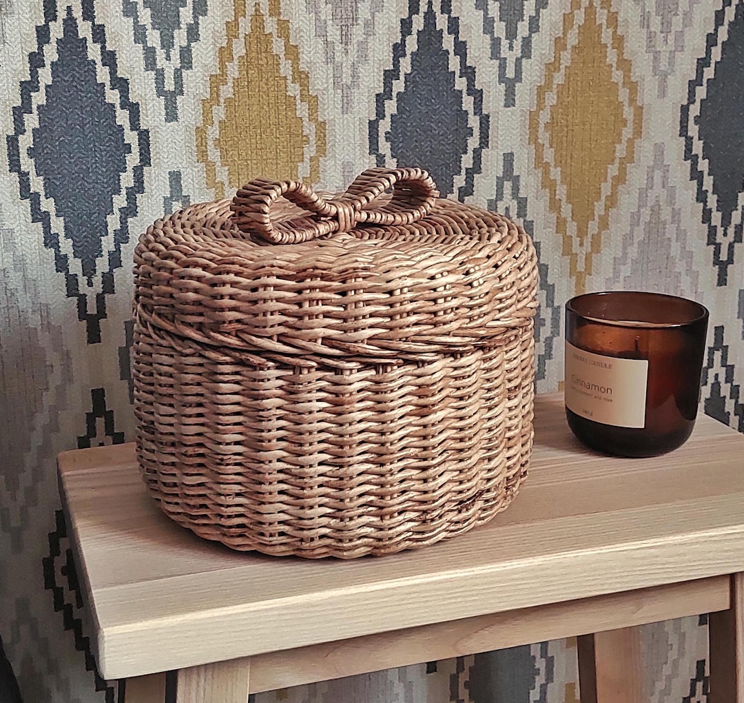 Round Storage Basket. Wicker Trinket Box With Lid. Decorative Lidded ...