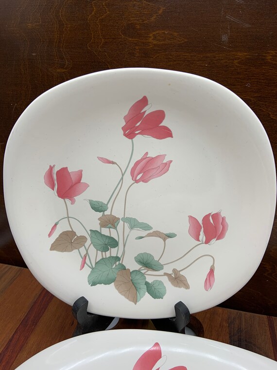 Vintage Corning Designs Plates Corning Delicate Lily Bowls - Etsy