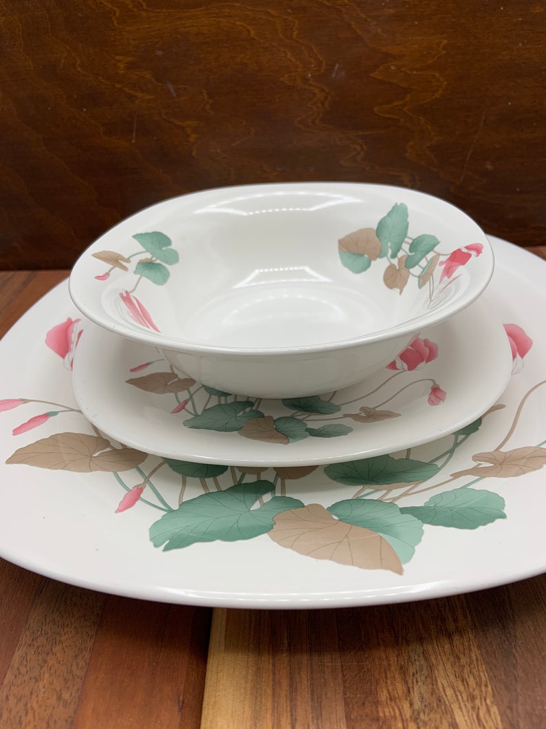 Vintage Corning Designs Plates Corning Delicate Lily Bowls - Etsy