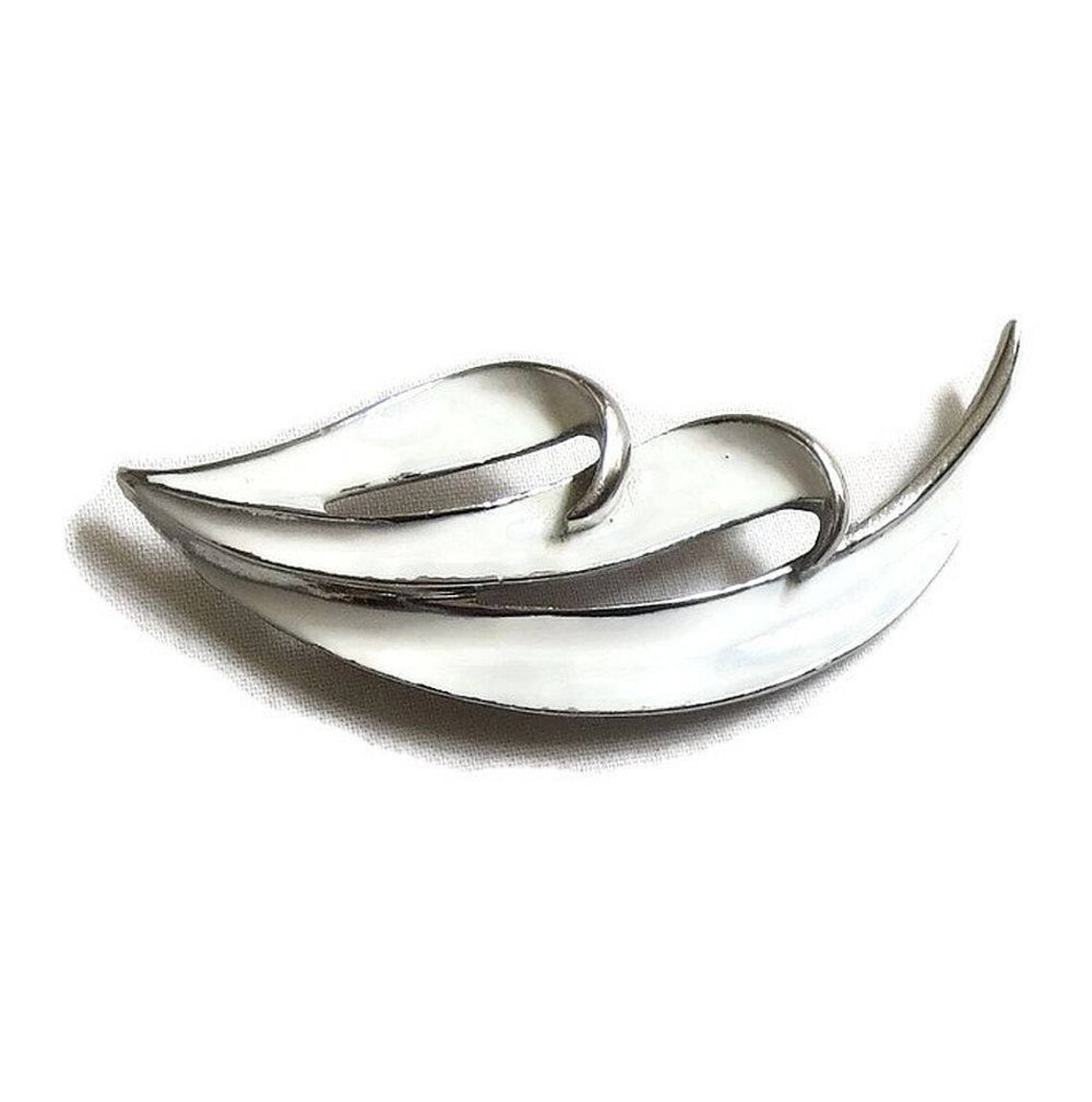 White Enamel Swirl Wave Brooch Vintage - Etsy