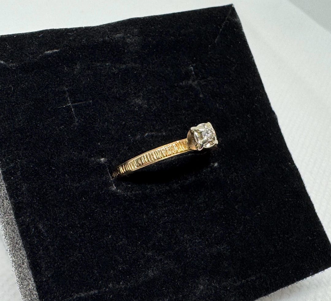 14k Yellow Gold Round Small Diamond Solitaire Band Ring Sz6.25 1.93g ...