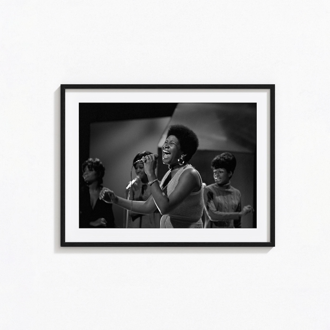 Aretha Franklin Posters / Aretha Franklin Black and White Wall Art ...