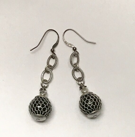 Vintage STEAMPUNK Black Lucite Wire Wrapped Mesh Bead… - Gem