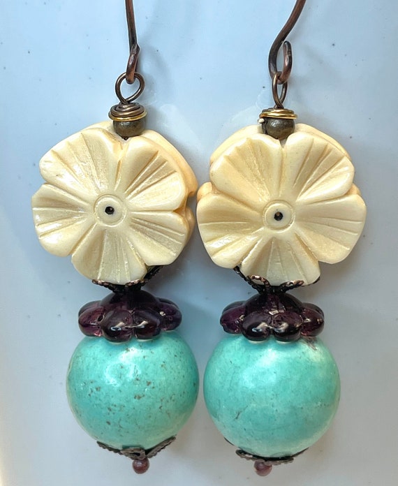 Vintage Chinese CARVED BONE FLOWER Bead Dangle Earrin… - Gem