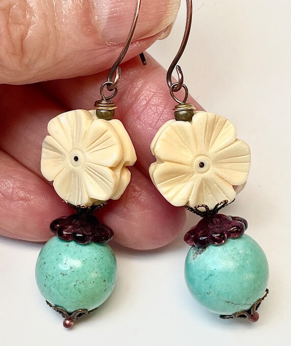 Vintage Chinese CARVED BONE FLOWER Bead Dangle Earrin… - Gem