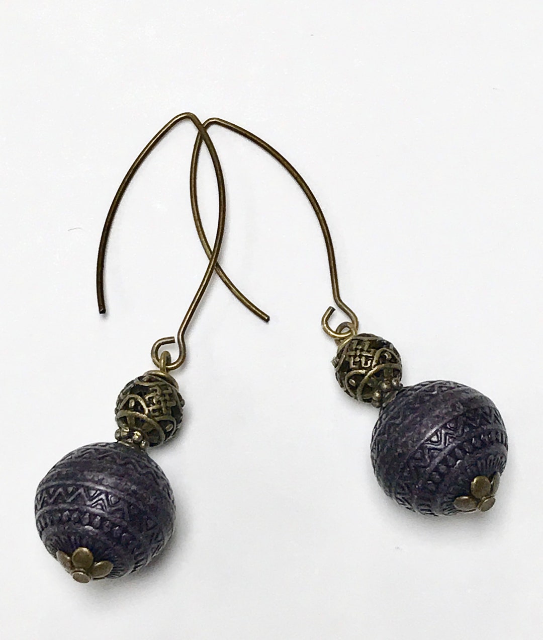 Vintage Lucite PURPLE Etched PERUVIAN STYLE Bead Dangle Drop Earrings ...