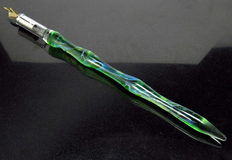 Glass dip pen in vivid green glass fountain pen drawing & | Etsy