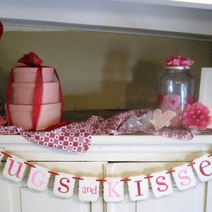 Valentine Banner HUGS and KISSES Decoration - Etsy