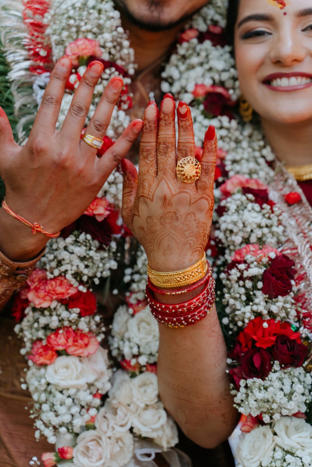 Fresh Floral Mala Red and White Rose Varmala for Indian/nepali Wedding ...