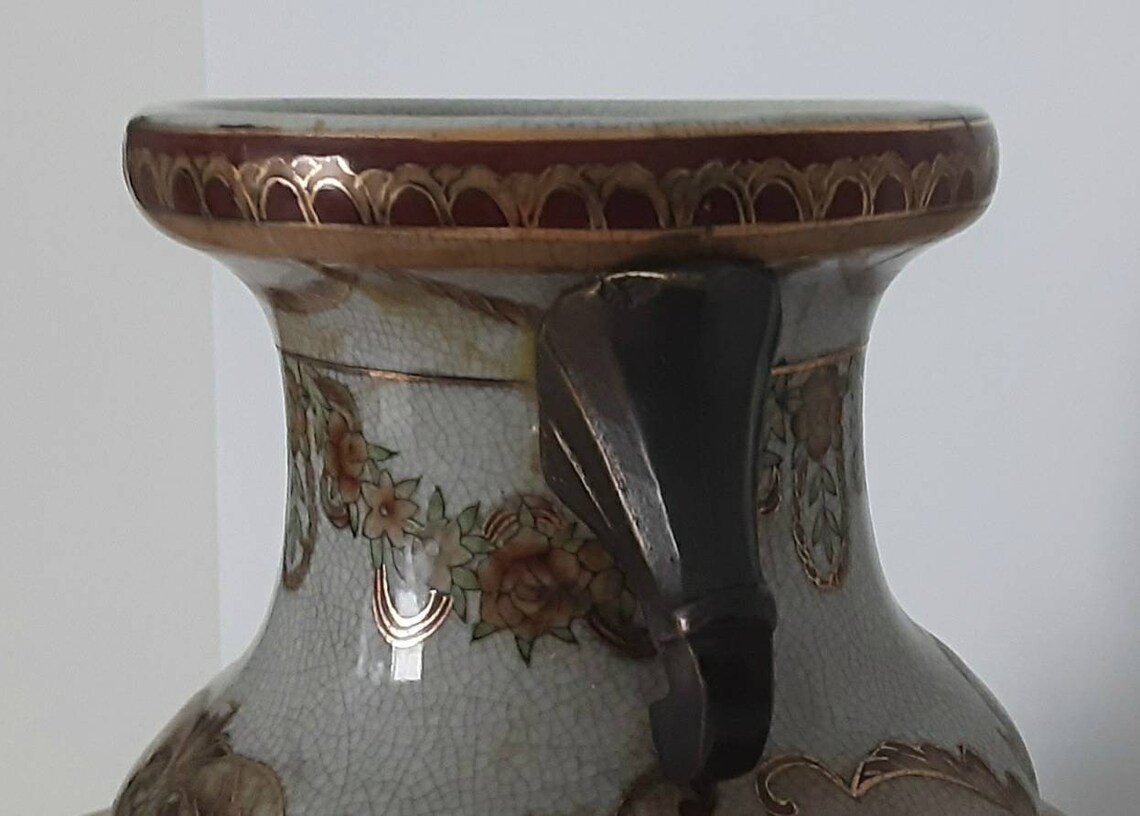 Dominic Porcelain Urn. Vintage Hand Painted Footed Vase. - Etsy Nederland