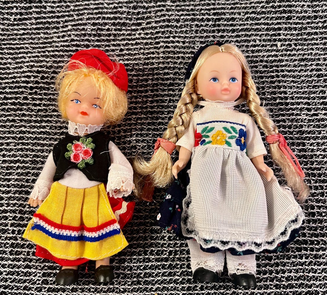 2 Vintage Small Plastic Dutch Dolls - Etsy