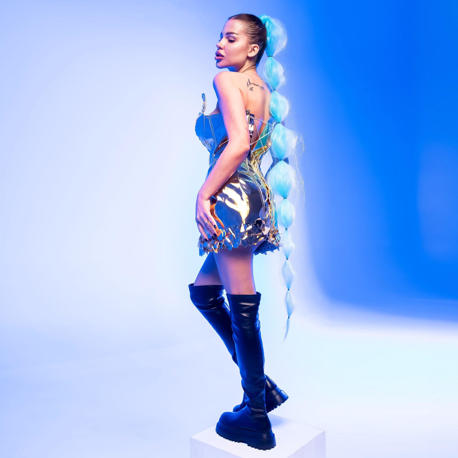 Luxury Golden Dress for Stage, Performance Dress of Mirrored Leather ...