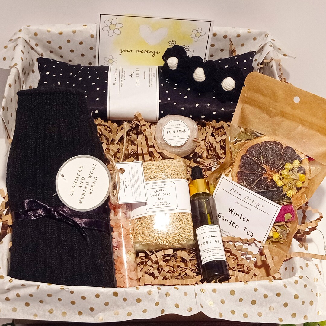 Natural Spa Gift Box: Vegan Skincare, Bath Bomb & Herbal Products - Etsy