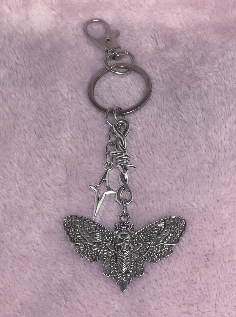 Skull Butterfly / Dragonfly Barbed Wire Y2k Star Swivel Hook Keychain ...