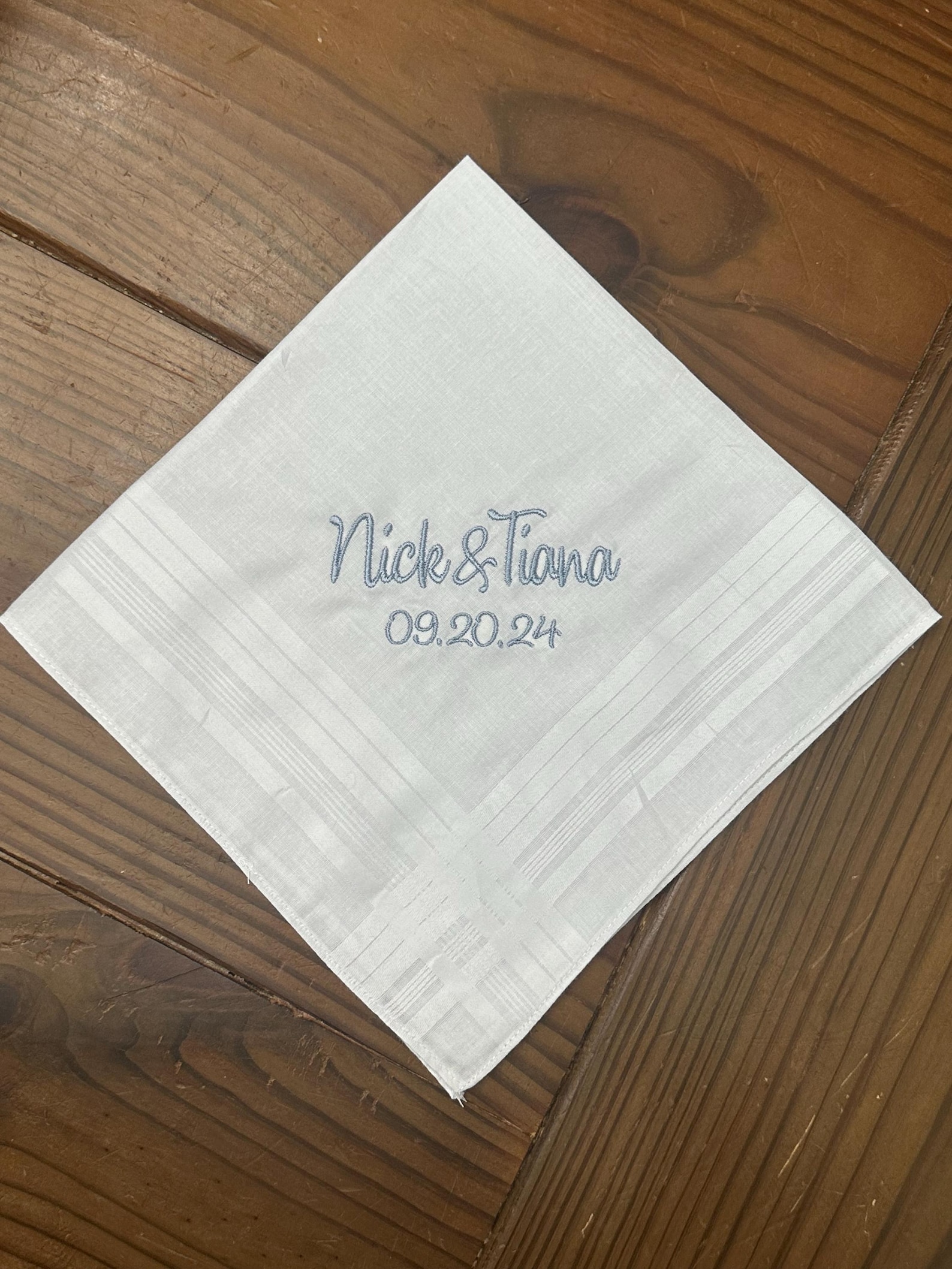Custom Monogrammed and Personalized Hankerchiefs - Wedding Hankie - Etsy