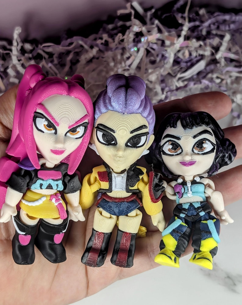 Kpop MINI Figurine Gift Set With Display Stand - Etsy