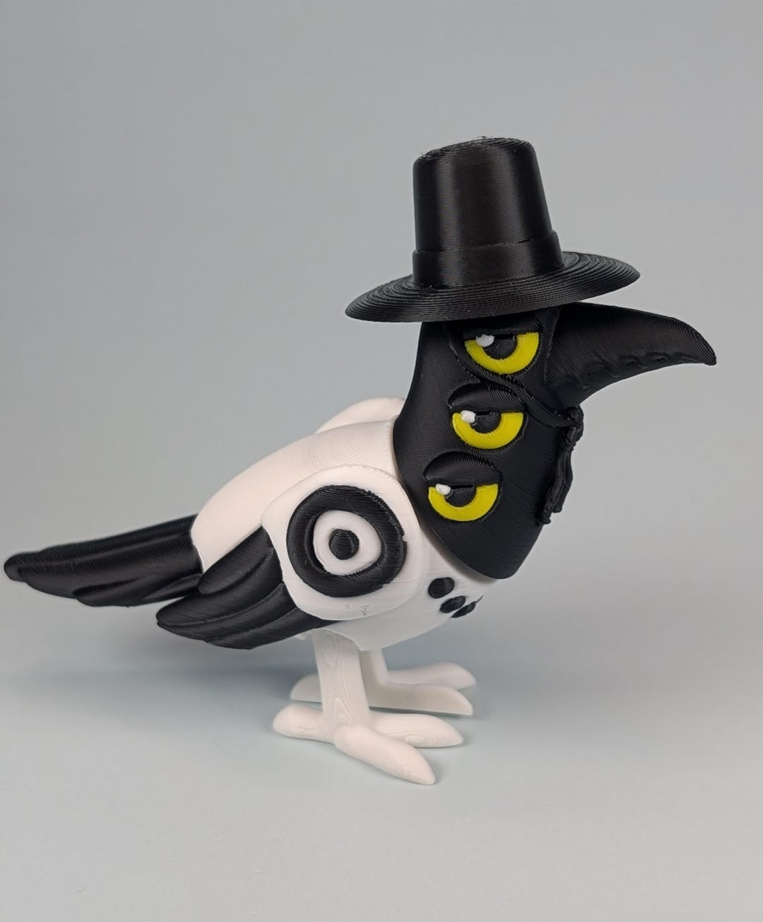 Sussie the Magpie: Kpop Demon Hunter Sits and Stands With ...