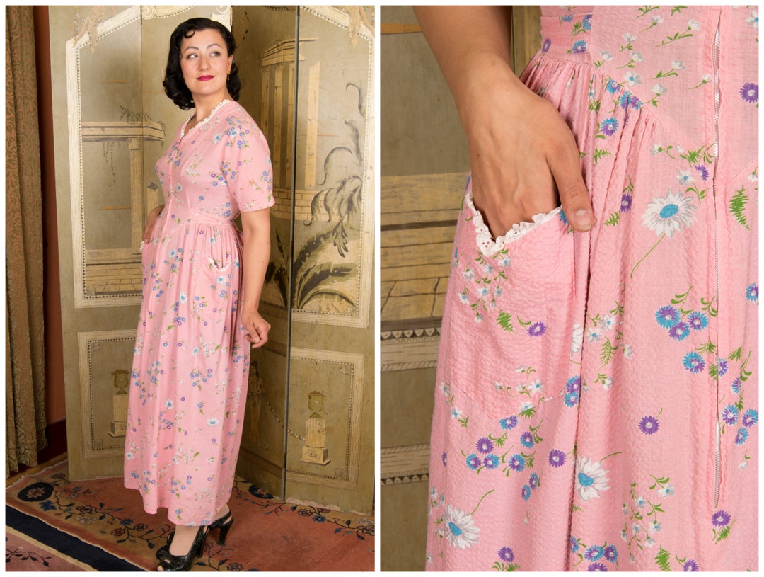 1940s Dressing Gown Darling Pink Floral Print Cotton Seersucker Zip ...