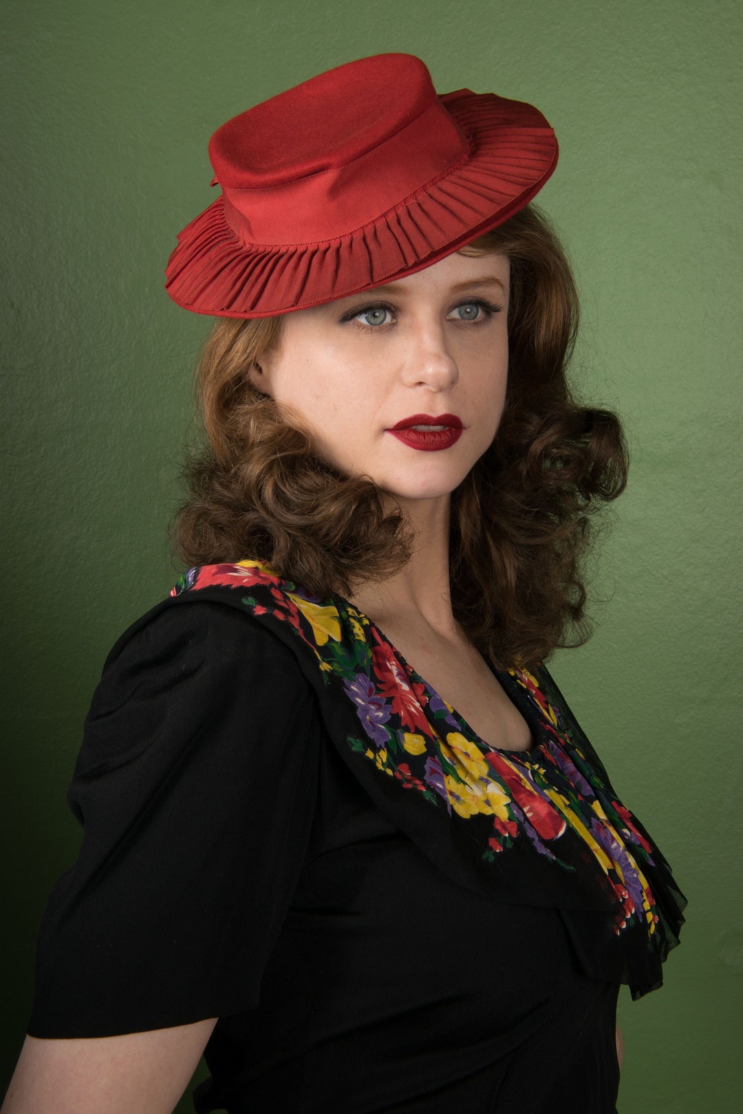 1940s Tilt Hat Jaunty Red 40s Brimmed Tilt Topper by Draper New York ...