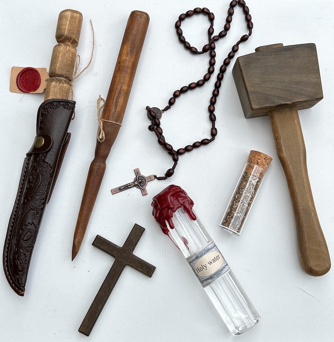 Vampire Killing Set Vampire Stakes and Wooden Hammer Vampire Stakes ...