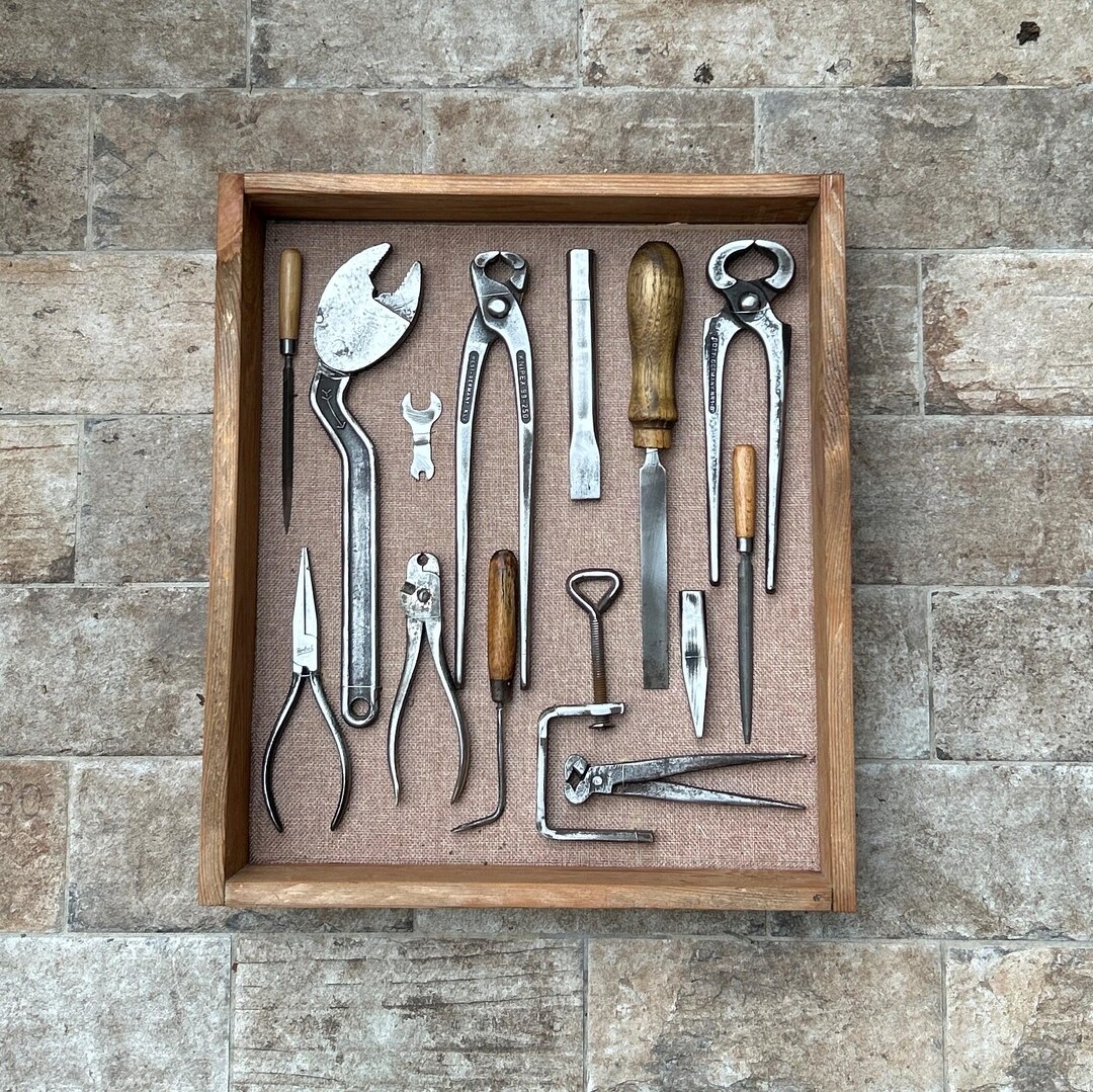 Outils anciens dans un cadre photo outils vintage. Décoration de style ...