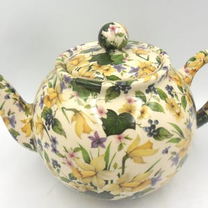 6 Cup Teapot in Spring Daffodil Design by Heron Cross Pottery - Etsy