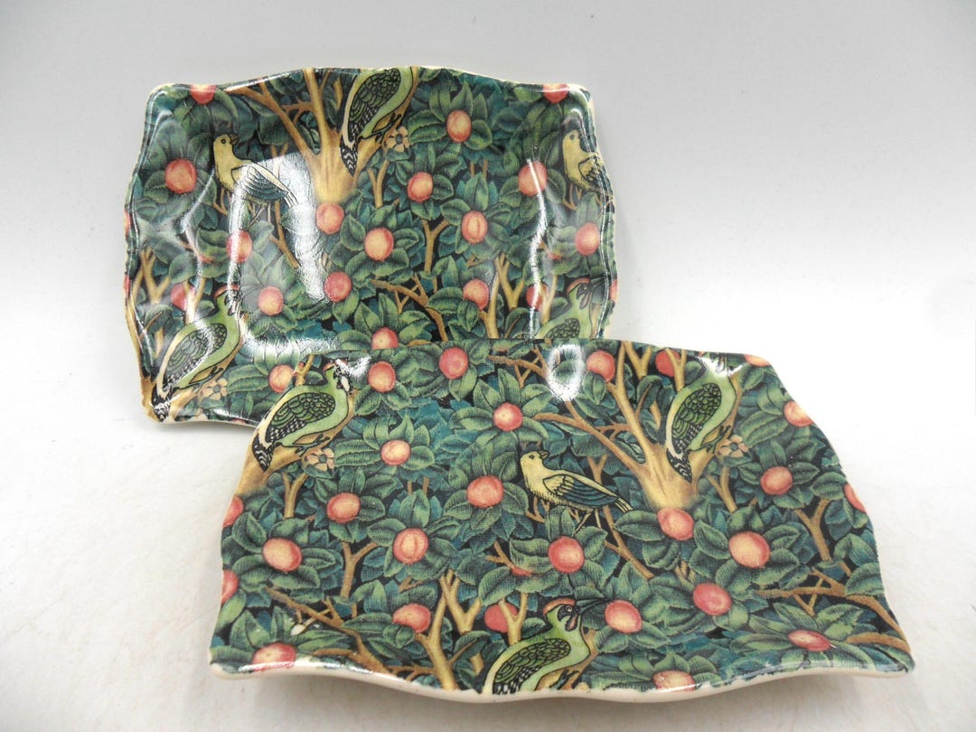 A Pair of Soap Dishes in William Morris Inspired Woodpecker Design by ...