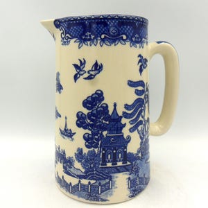 2 Pint Earthenware Jug in Blue Willow Design by Heron Cross Pottery - Etsy