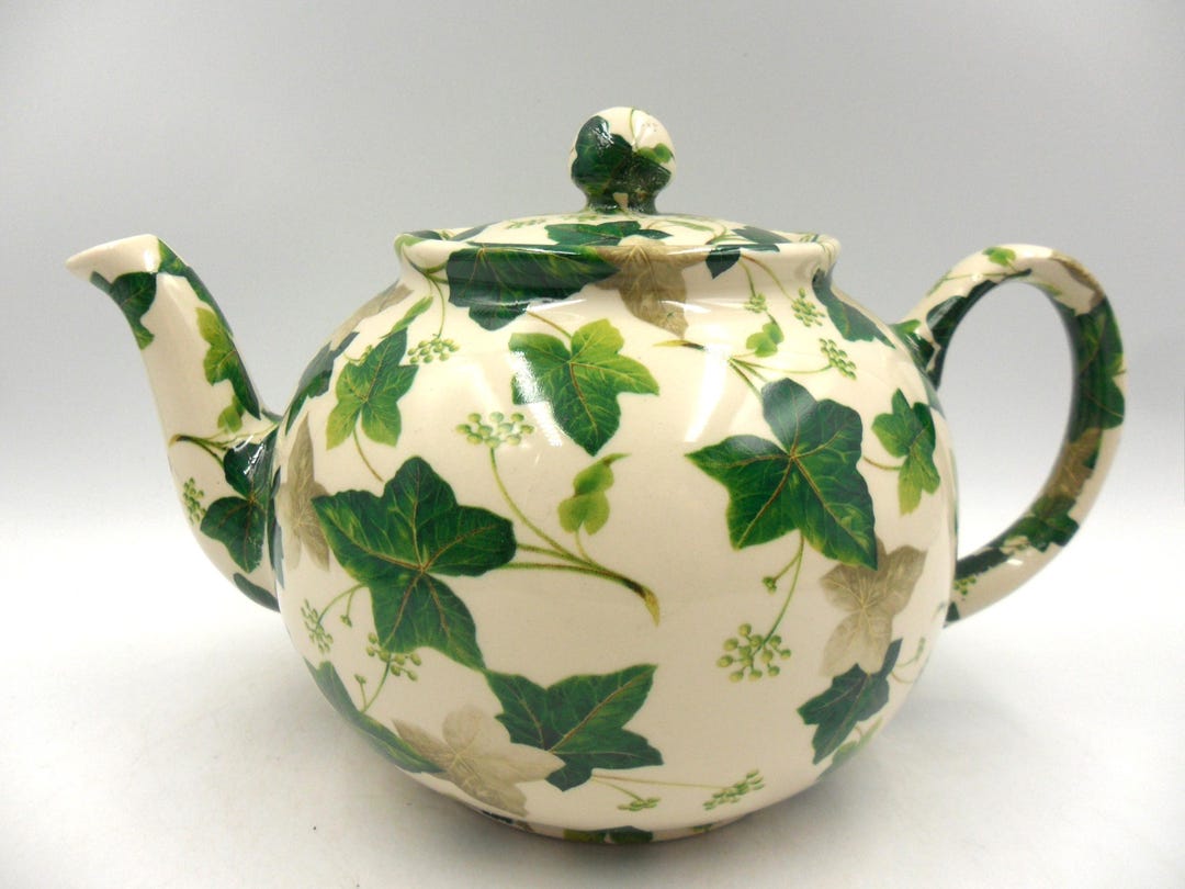 6 Cup Teapot in Maple Ivy Background Design by Heron Cross Pottery ...