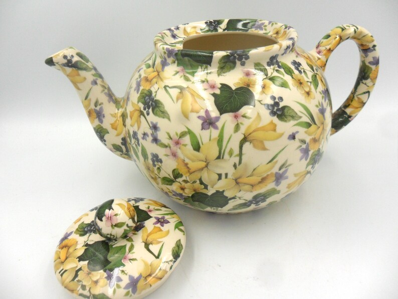 6 Cup Teapot in Spring Daffodil Design - Etsy