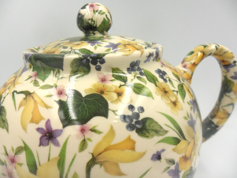 6 Cup Teapot in Spring Daffodil Design - Etsy