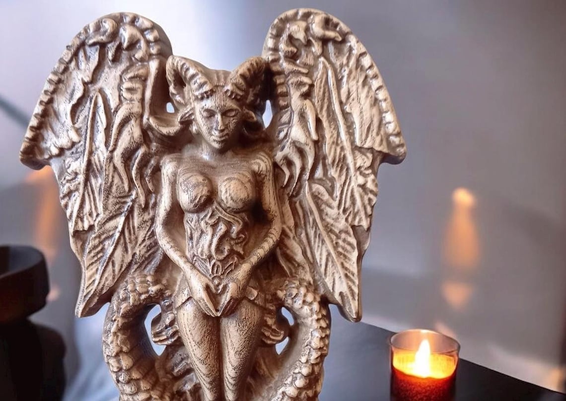 Lilith Statue Handcrafted Wooden Statue of Goddess Lilith Ishtar Inanna ...