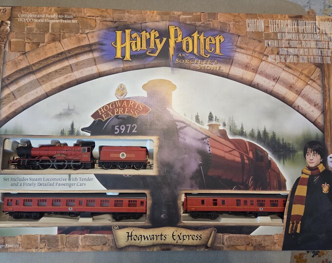 Harry Potter and the Sorcerer's Stone. Hogwart's Express Electric Train ...