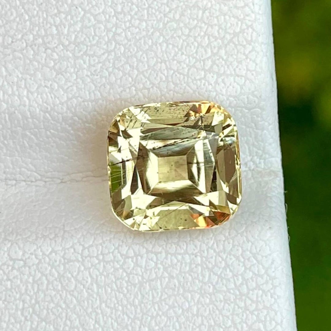 4.00 Carats Light Yellow Scapolite Stone Cushion Cut Pakistani Gemstone ...