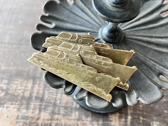 Vintage cabin cruiser pins, Brass boat brooches - Gem